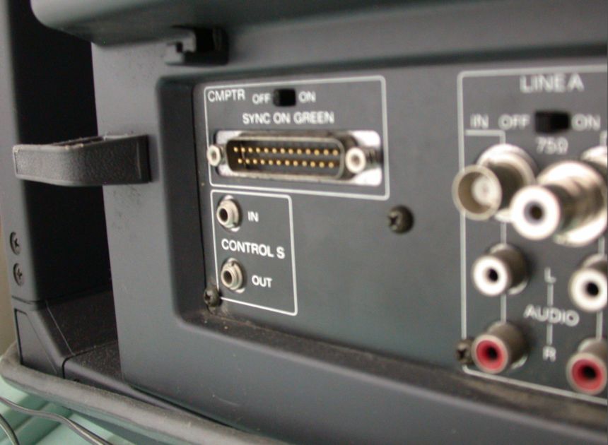 SONY 업무용 모니터 PVM-2030 20인치 | 추억의 게임 갤러리